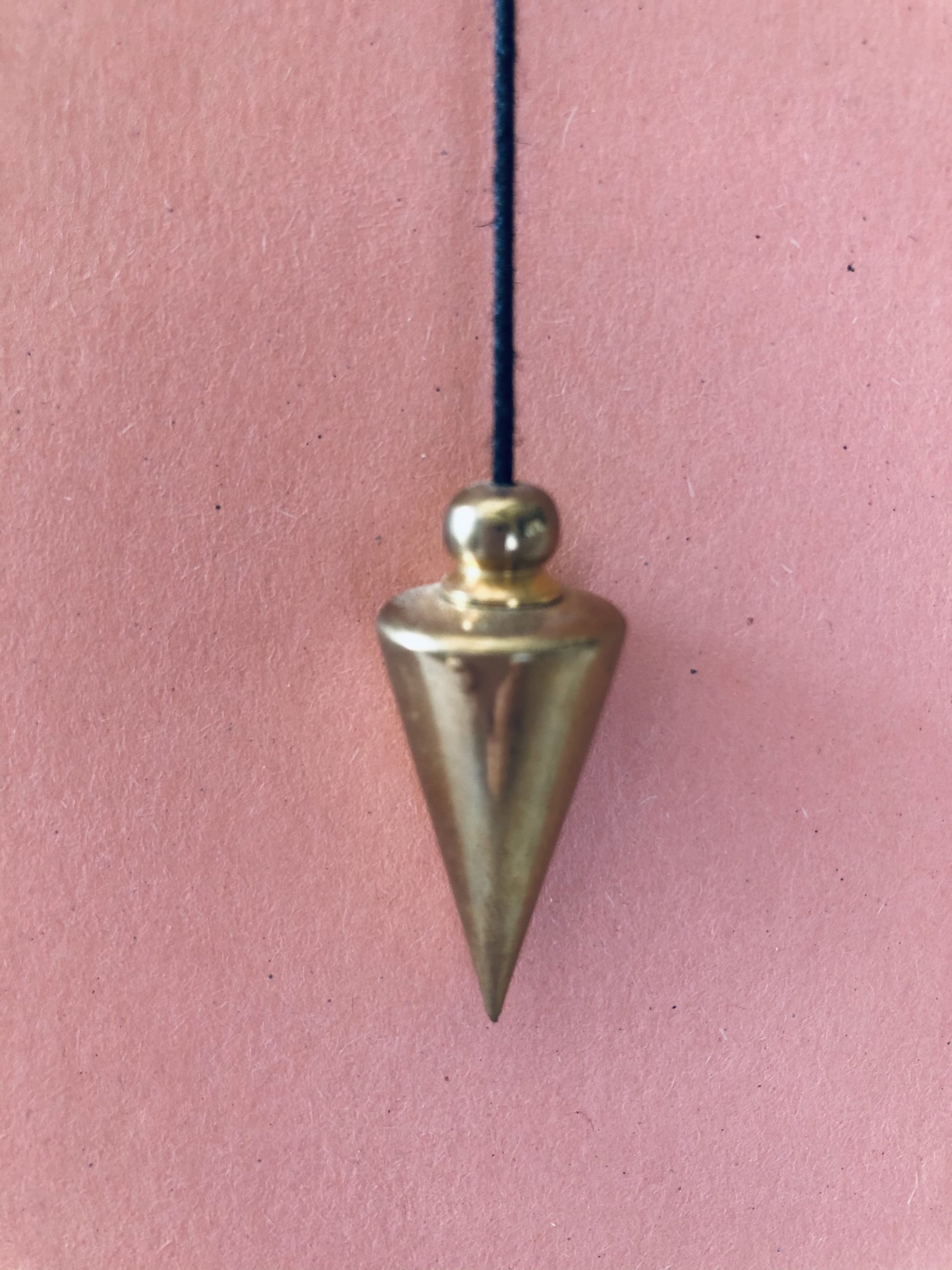 Pendule Kito en Laiton massif doré - La Porte des Secrets