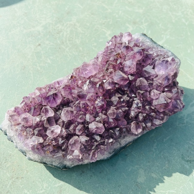 Druse d'Améthyste E, Uruguay 19.5cm - La Porte des Secrets