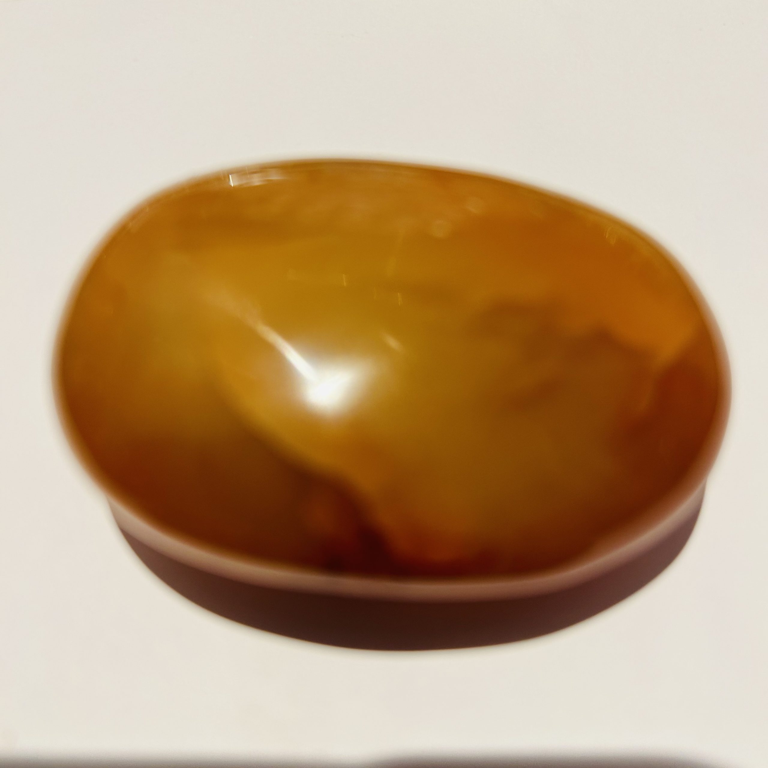 Sardoine grand galet plat Brésil - La Porte des Secrets