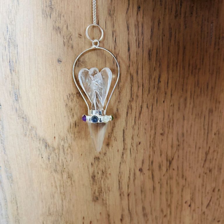 Pendule ange en cristal de roche - La Porte des Secrets